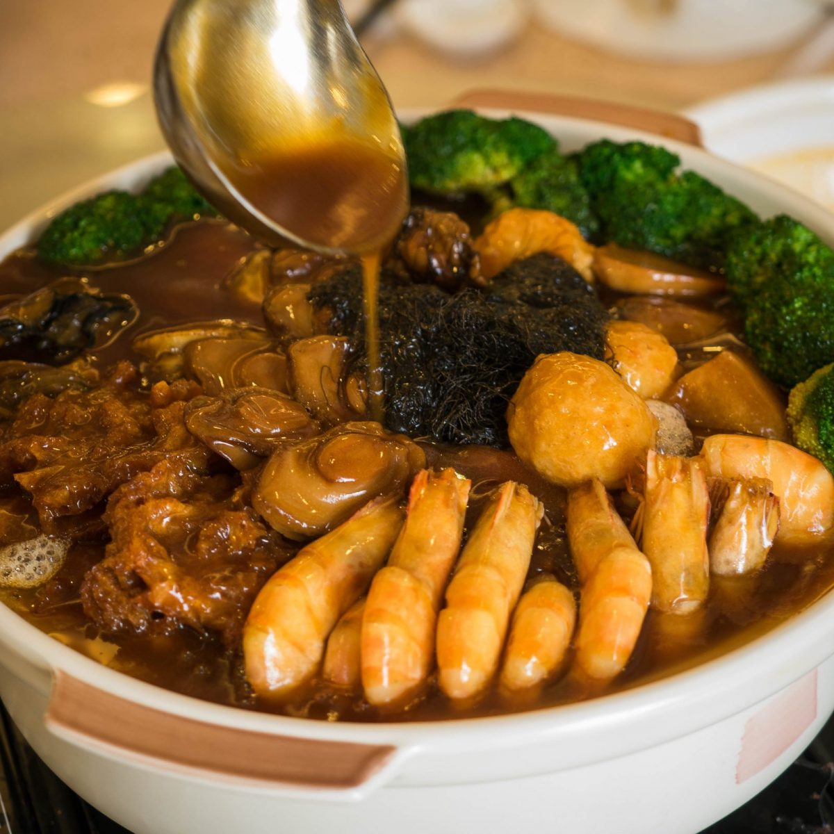 Regale Palace Restaurant: Sebuah Tradisi Makan Malam Imlek - MakanMana