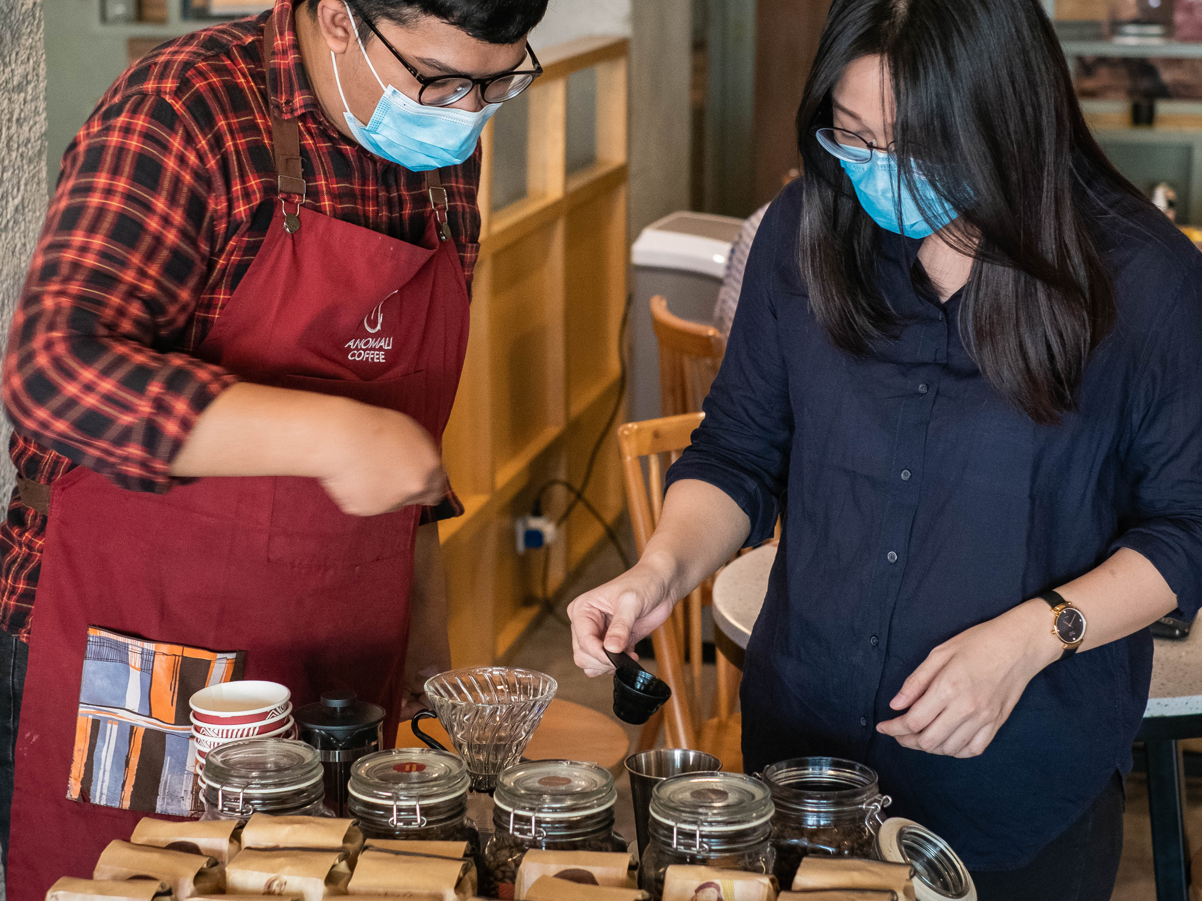 Minum Kopi Sambil Belajar Kopi di Anomali Coffee - MakanMana